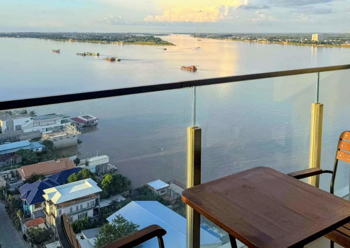 North Mekong View, 95m², 2 Bed, 2 Bath, Fast Wifi. - Cambodia