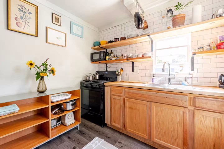 Bright 1 Bedroom - Kingston, NY