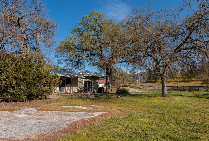 River Cottage And Ranch - Three Rivers, CA