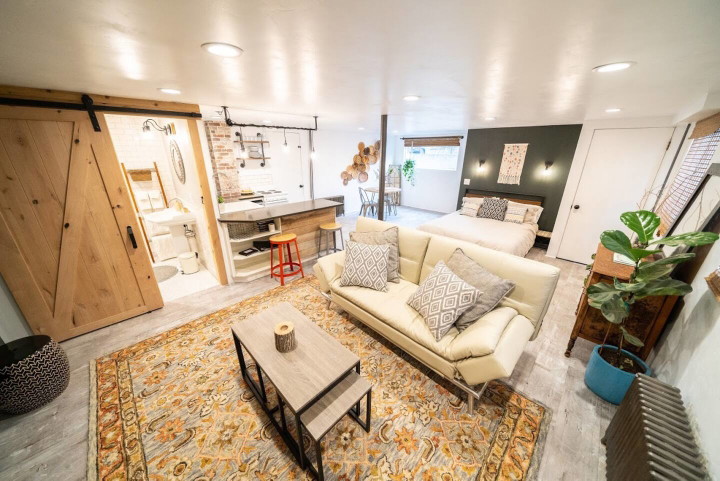 Bright + Cozy Studio ~
Walk To Historic Downtown - Twin Falls, ID