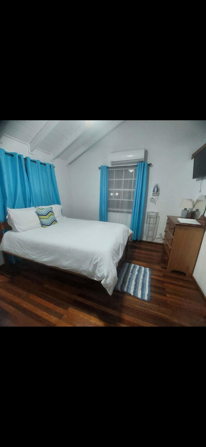 Casa Catalina Oasis! Upstairs! Balcony/walk Beach. - Belice
