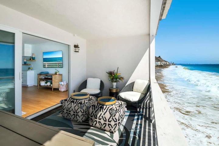 Breathe Malibu - Ocean Front Condo W/ Beach Access - Malibu, CA