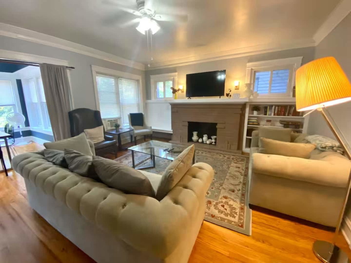 Comfy Apt Near Beach & Food - Evanston, IL