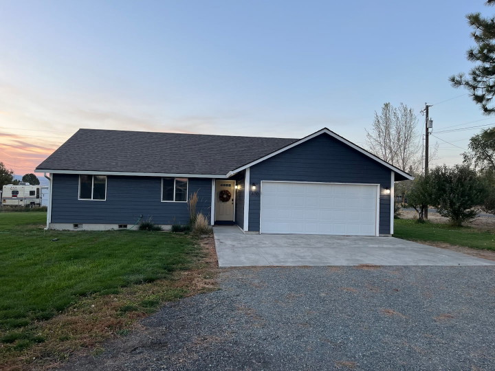 Baker Valley House: Come Enjoy The Elkhorns - Oregon