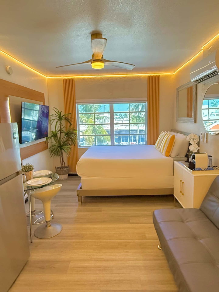 Renovated South Beach Studio | Walk To Ocean & Fun - South Beach, FL
