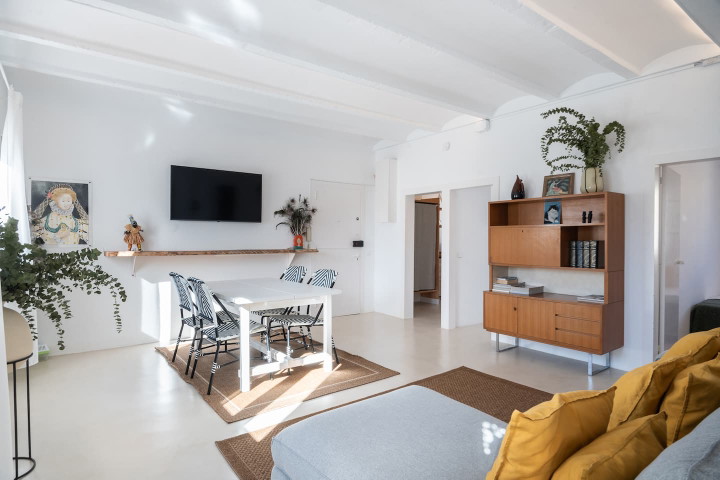 Tranquility, Warm Light And Local Life - Badalona
