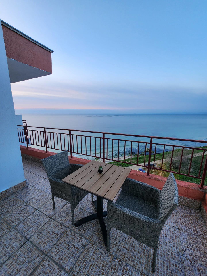 Stunning Beach View Apartment - Ravda