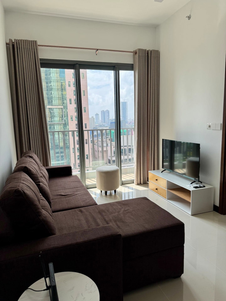 Modern City Pad - Stunning Views - Colombo