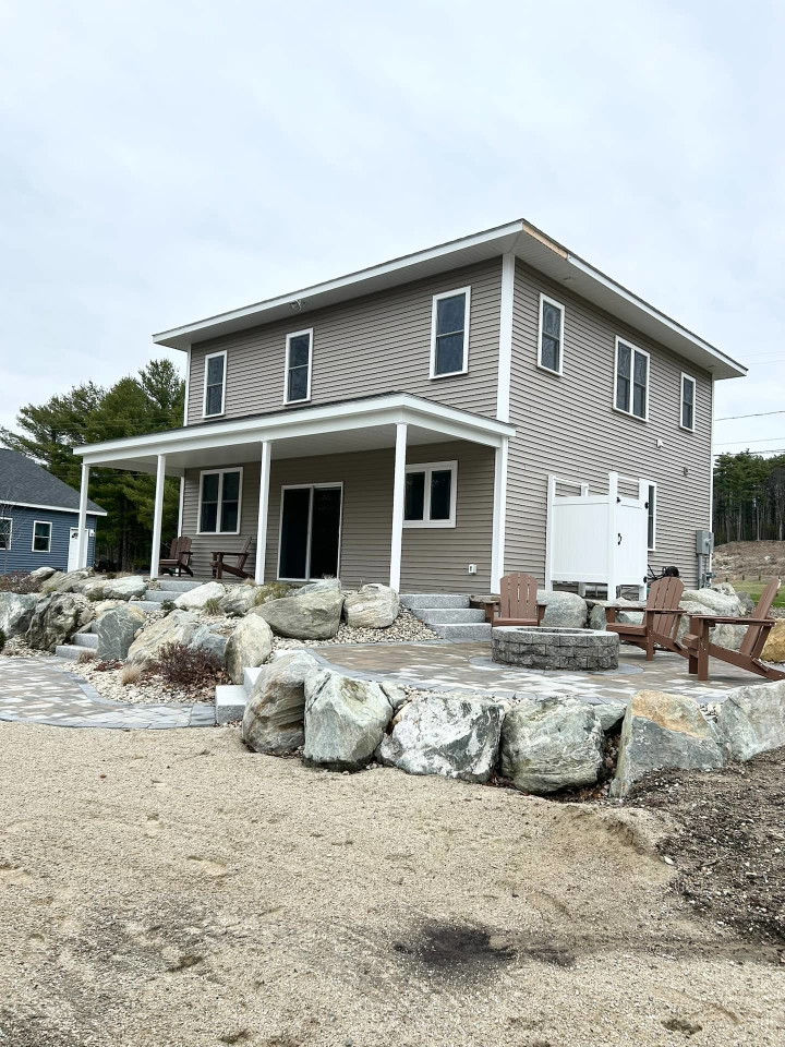Lakeside Luxury Awaits On Quaddick Lake - Thompson, CT