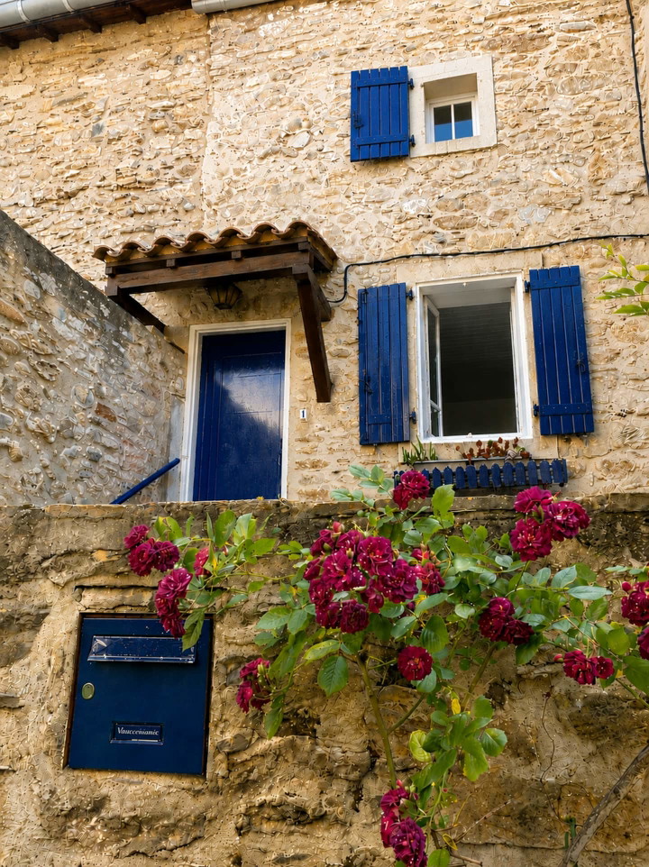 La Petite Maison Bleue Au Cœur Du Village Médiéval - Occitanie