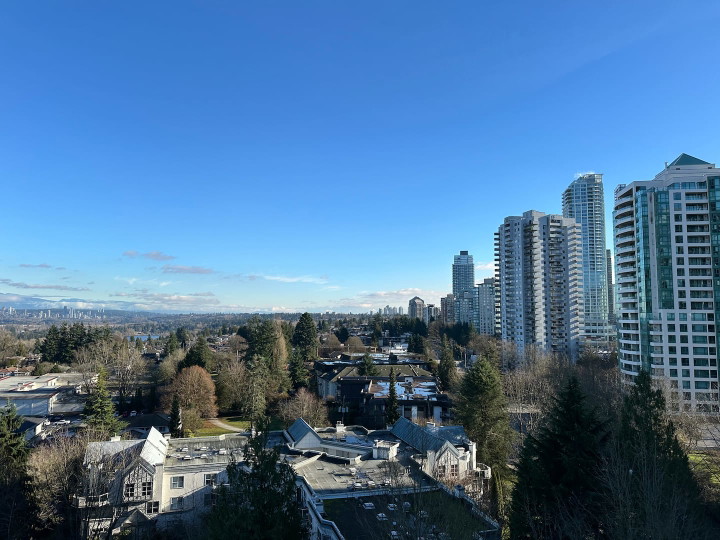 03～metrotown Entire 1b1b With Parking - Burnaby