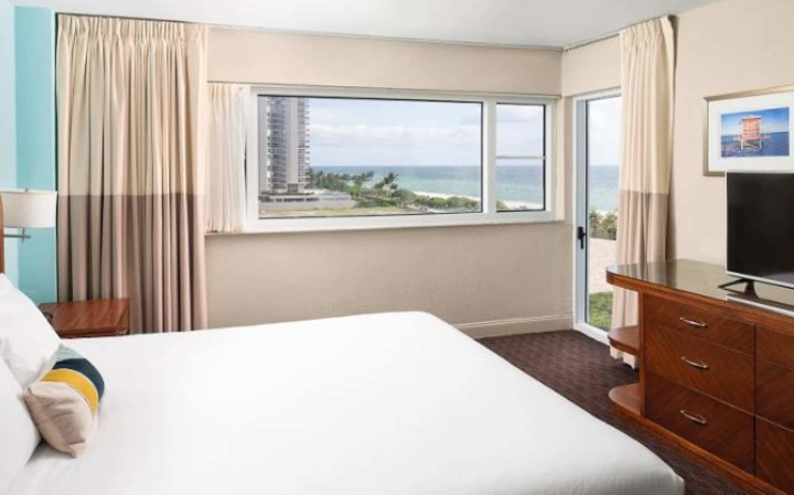 Miami Beach Oceanfront With Ocean View, Pool + Spa - Miami Beach, FL