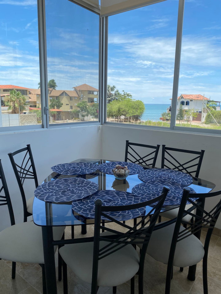 Beautiful Apartment In A Private Condo With A Pool And Parking - Salinas
