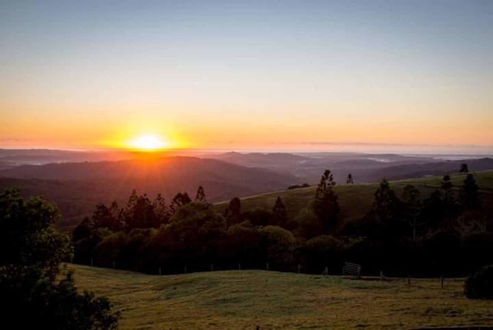 Hilltop Heritage Cottage Panoramic Coastal Views - Maleny