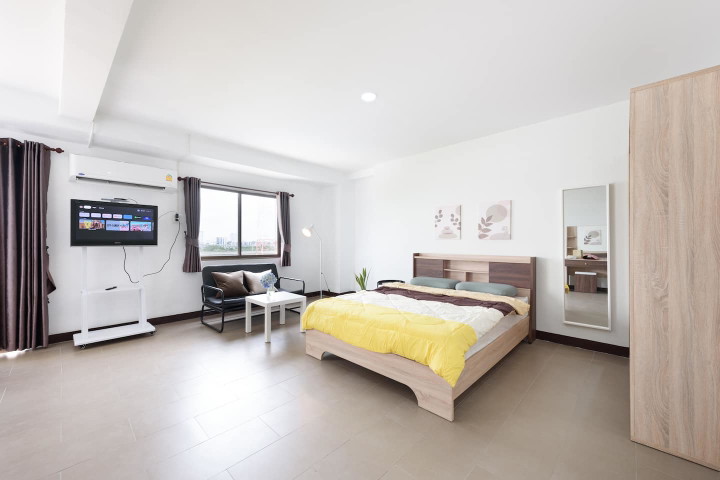 Spacious And Simple Apartment Retreat - Thailand