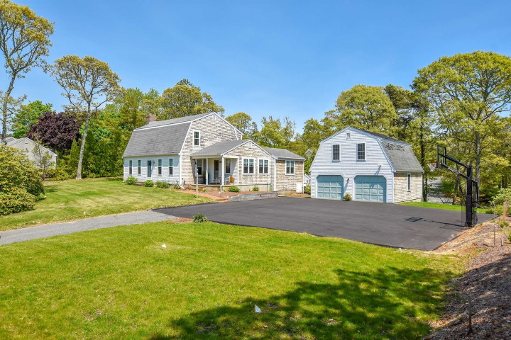 Spacious W/ Basketball Court & Playground! - Cape Cod