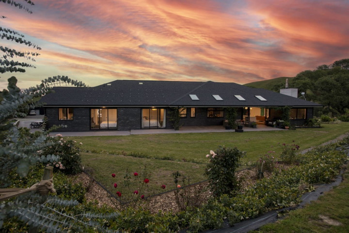 Spacious 5 Bed Home | Mins To Beach! - Gisborne