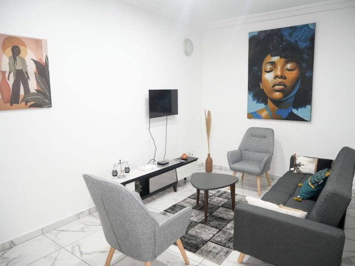Spacious-modern-apartment-24/7 Security - Abidjan