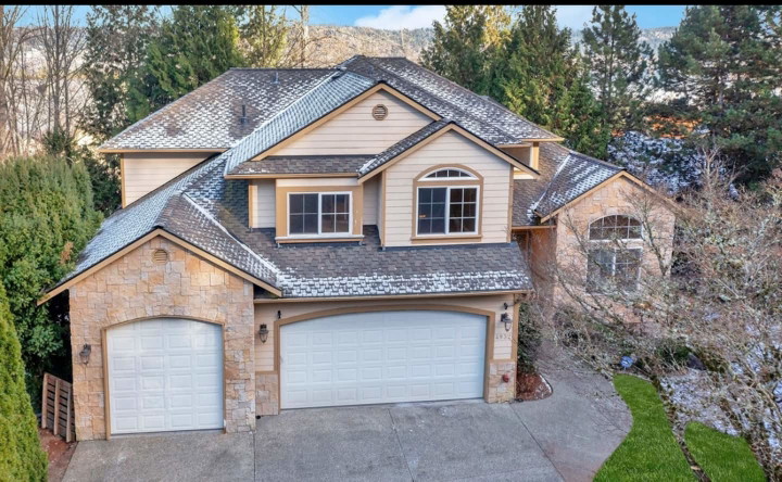 The Spacious Basement - Issaquah, WA