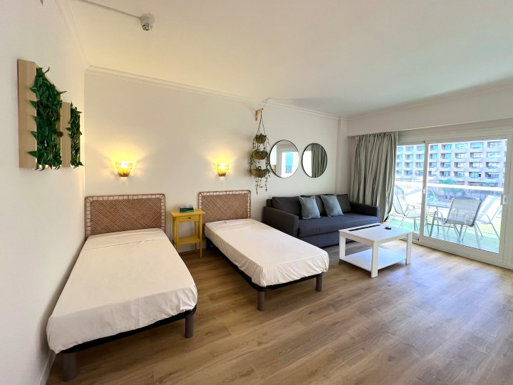 Pyr Beach & Pool - Fuengirola
