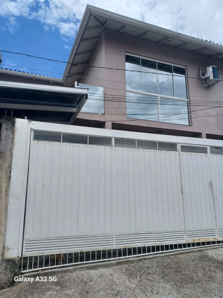 Entire House In Coral - Lages
