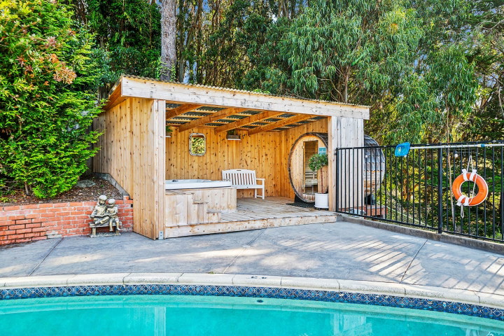 Serene Private Villa Pool, Hot Tub & Sauna Retreat - Half Moon Bay, CA