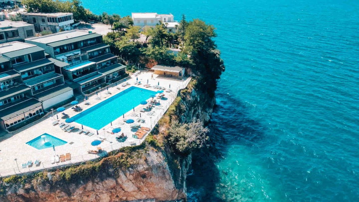 Holiday Home With Pool & Free Parking - Vlorë