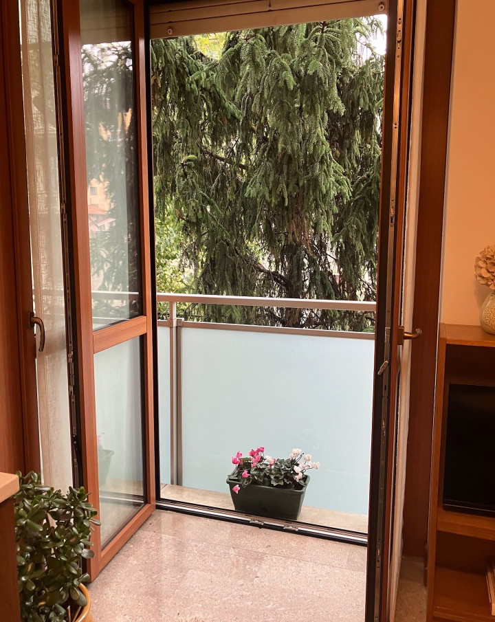 In The Green, Near Centrale And Isola District - Milan