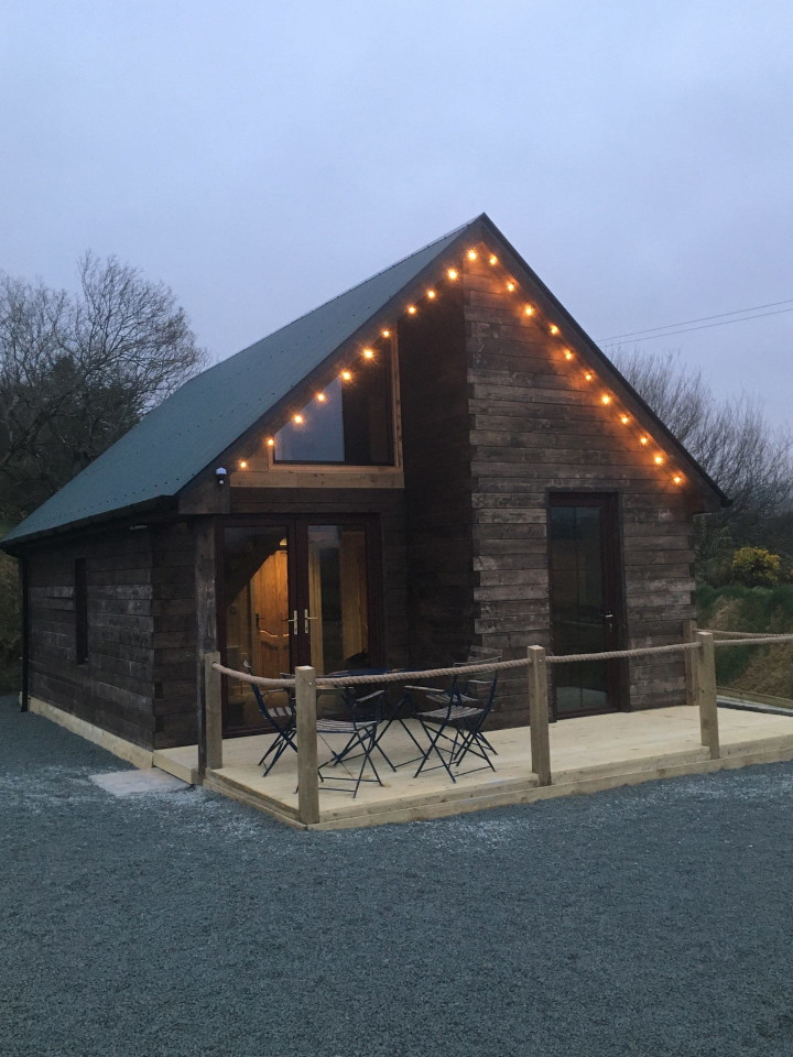 Central Donegal Woodcutter's Cabin - Ireland