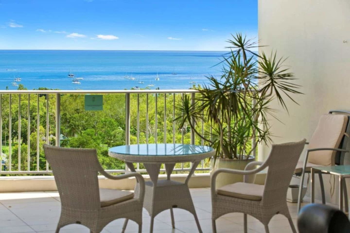 The Sky's The Limit! 3 Bedroom Penthouse - Airlie Beach