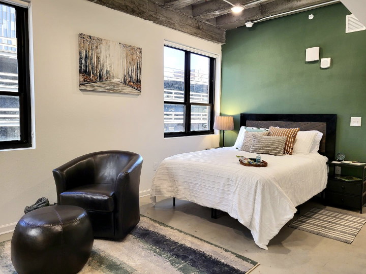*Stylish Suite Downtown With Free Parking!* - Columbia, SC