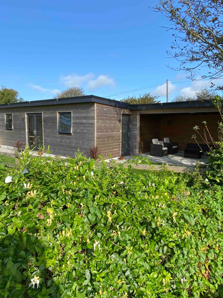 2 Bed Lodge Set In The Countryside. - Helston