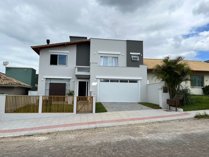 Casa Imperdível Com Piscina! - Garopaba