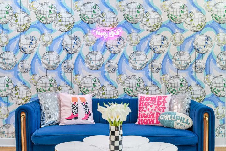 Disco Cowboy 6br | Wrigley | Sleeps 16 | Game Room - Chicago, IL