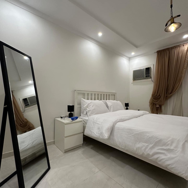 Studio In The Hall Of The Pavement Neighborhood - Makkah