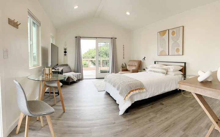 Newly Built, Charming Studio Centrally Located. - San Diego, CA