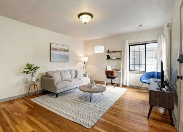 Cozy 1 Bd/1br, In-unit W/d, Kitchen, Free Parking - Crocker Art Museum