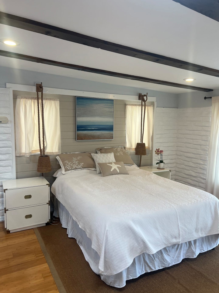 Hollywood Riviera Beach Bungalow - Torrance, CA