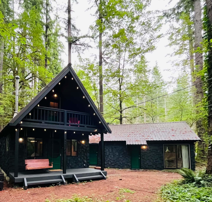 Green Door Cabin - Skykomish, WA