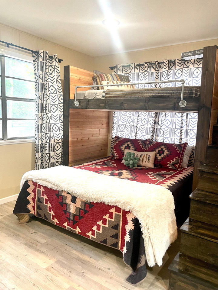 Bunkhouse On Sabinal River - Utopia, TX