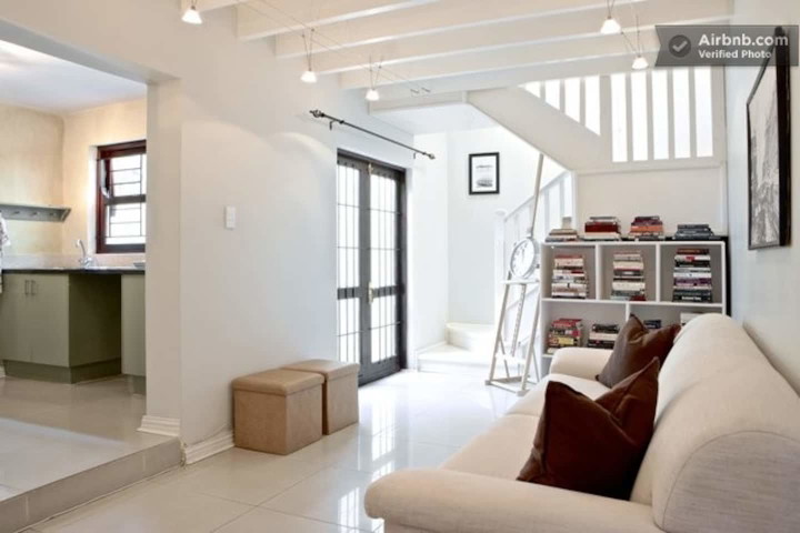 Solar Power|150m To 4th Ave Shops|rooftop Deck - Johannesburg