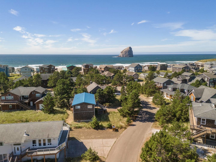 Makena's -Near Beach, Game Room, Hot Tub, Dog Ok - Pacific City, OR