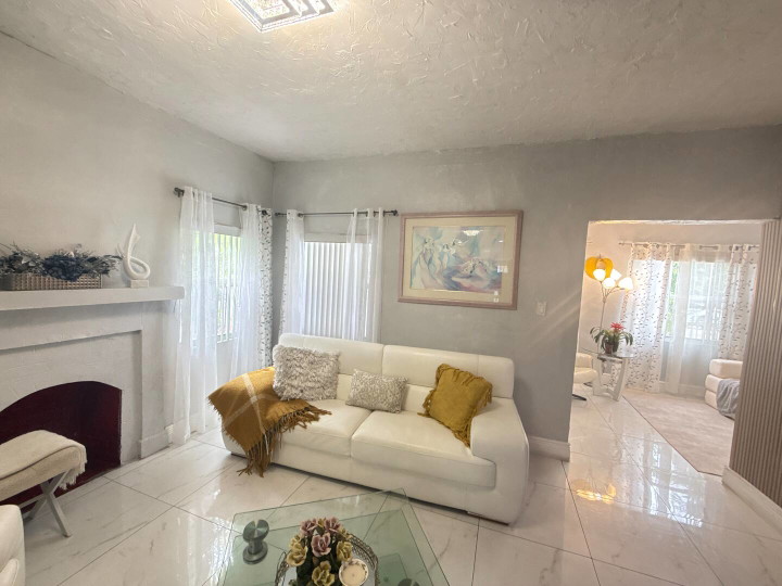 West Palm Beach 2br | Garden + Outdoor Kitchen - Palm Beach, FL