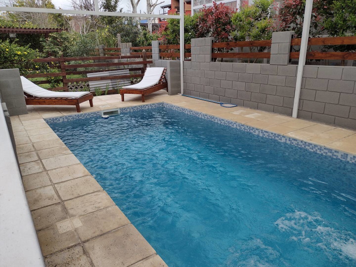 Cabaña Los Huarpes, Con Pileta Cubierta Y Privada - Villa Gesell