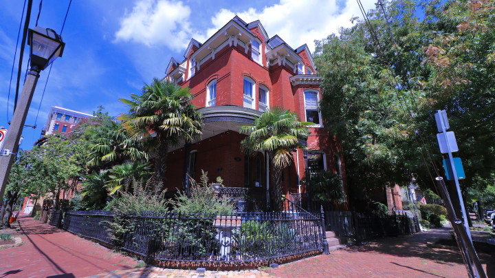 Private Guest House In Historic Downtown - Norfolk, VA