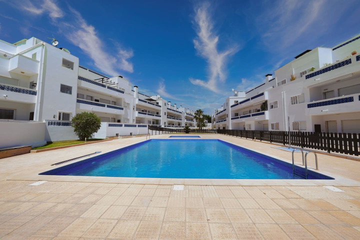 Santa Luzia Pool Escape | 3 Min. To Waterfront - Santa Luzia