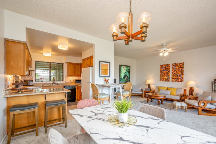 Walkable To Town And Oceanfront With A/c! - Kauai, HI