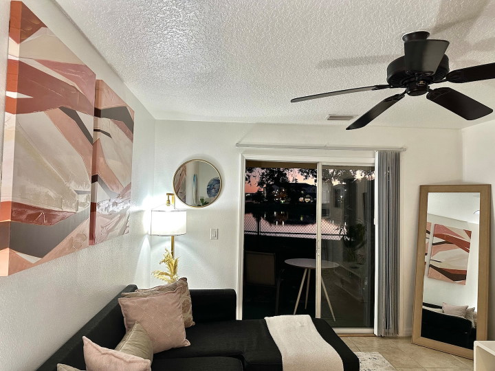 Modern 2br W/ Lake View 10 Min To Orlando Airport - Orlando International Airport (MCO)