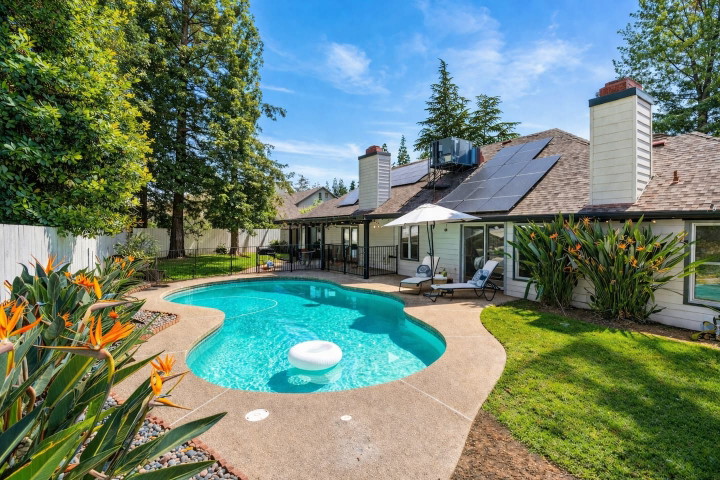 Pool Oasis Near Woodward Park | Family Getaway - Fresno, CA
