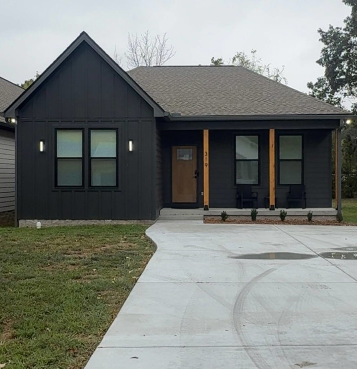 *319 Railside Retreat* Classy 3 Bedroom Downtown - Fairview, TN